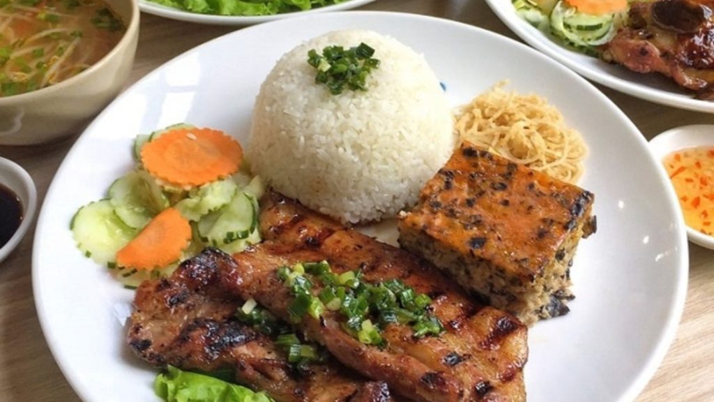 What to Eat in Nha Trang? Top 12 Signature Dishes